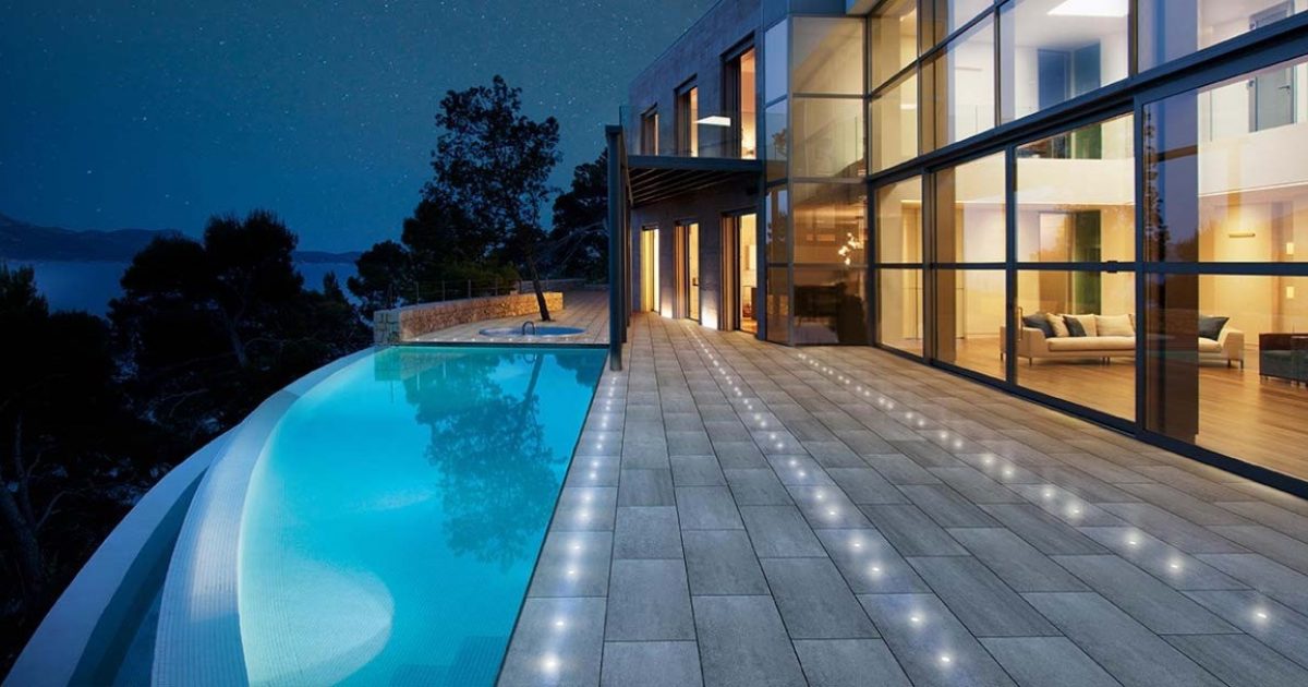 Pavimentazioni esterne LED: disegna il tuo spazio con la luce · Ferrari BK
